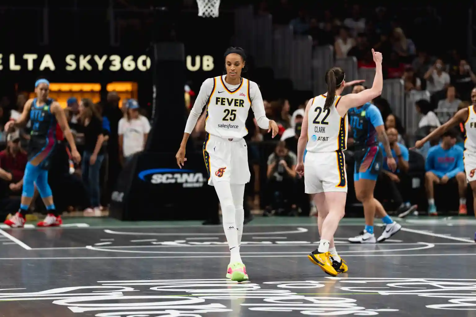 Veteran DeWanna Bonner reunites with the Phoenix Mercury