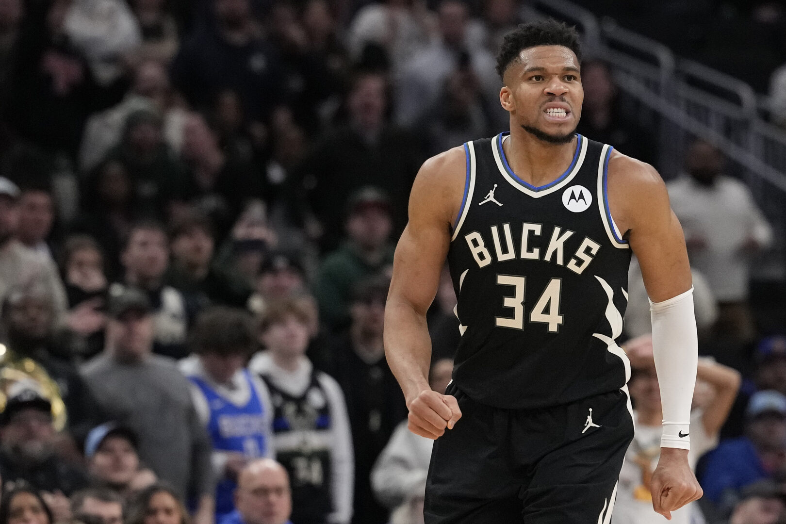Giannis Antetokounmpo Injury Could Force Milwaukee Bucks Trade